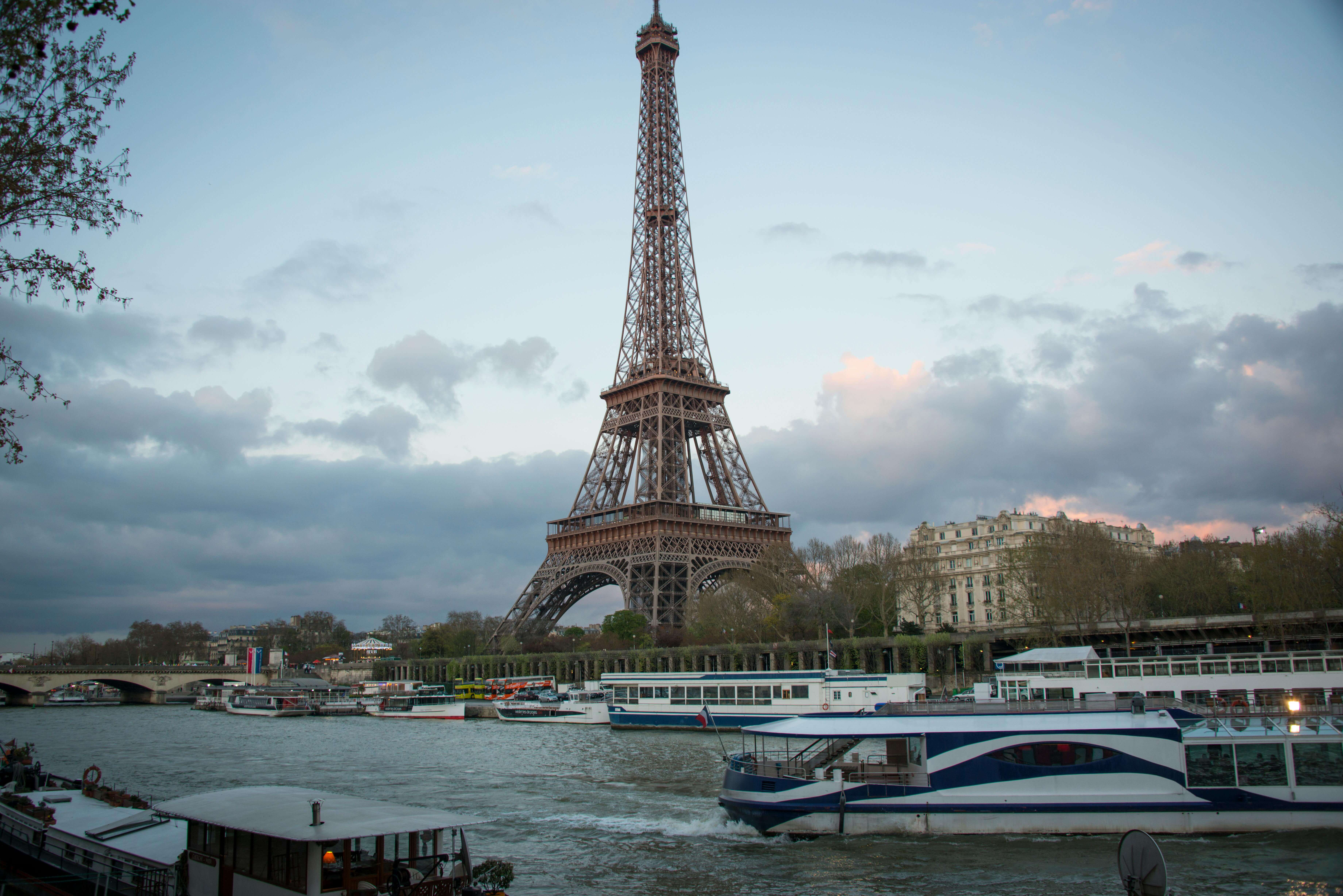 Ейфелева вежа Історія Міфи та Цікаві Факти Go To Trip